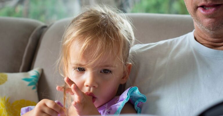 How To Encourage Kids To Break Their Thumb-Sucking Habit